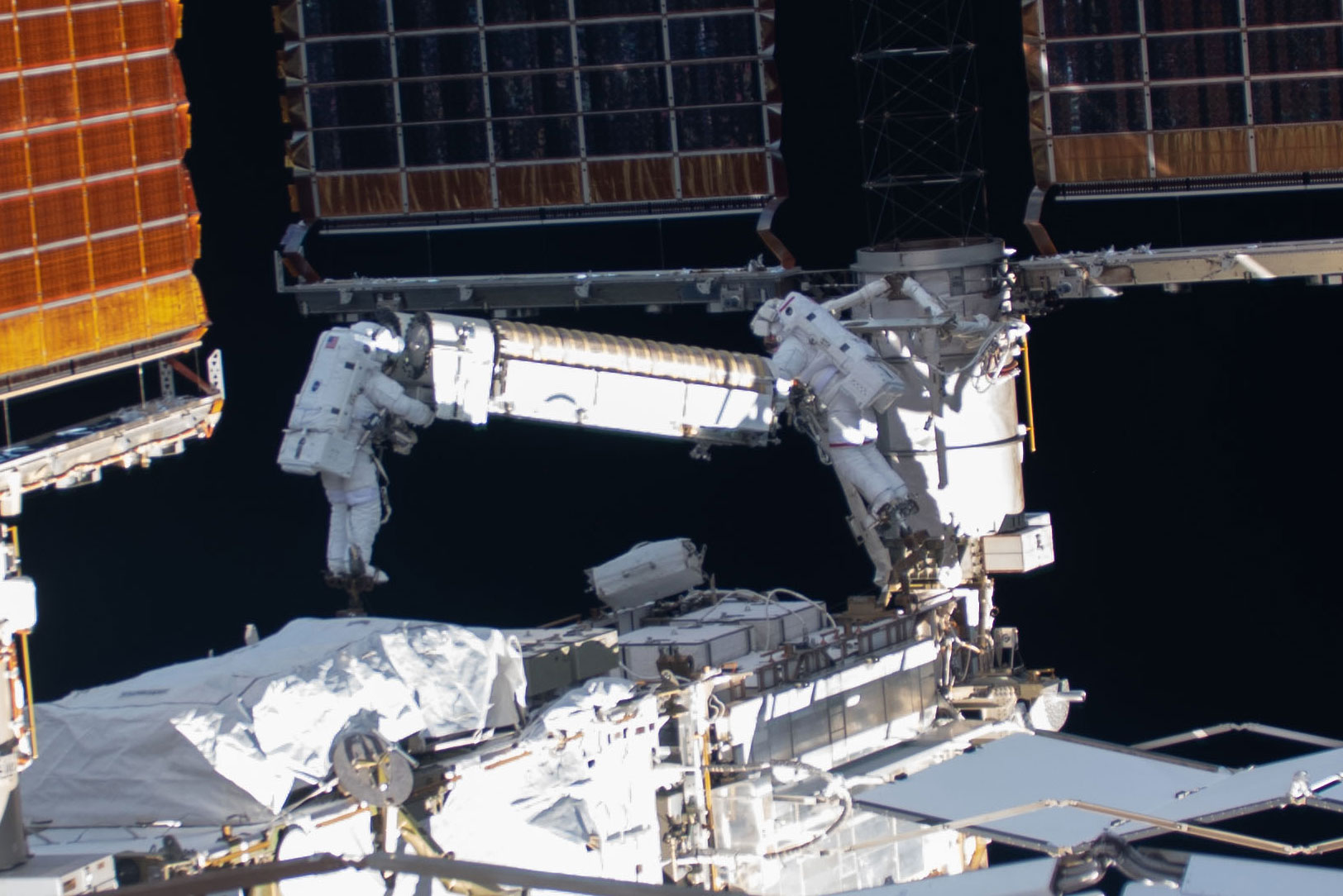 ŽIVĚ: Třetí výstup zaměřený na panely iROSA – Kosmonautix.cz